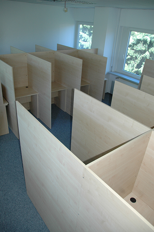 Partition walls and furniture for call centers and open spaces - 10office