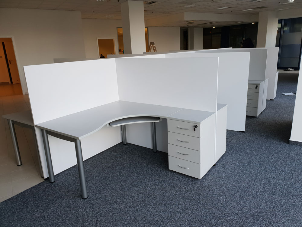 Partition walls and furniture for call centers and open spaces - 10office