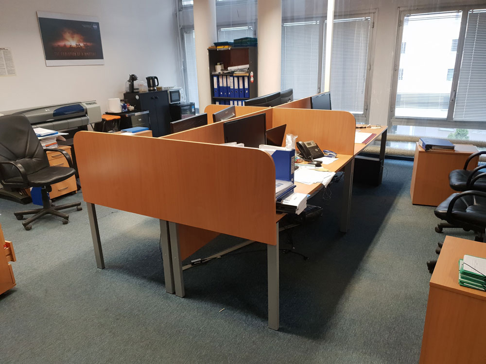 Partition walls and furniture for call centers and open spaces - 10office