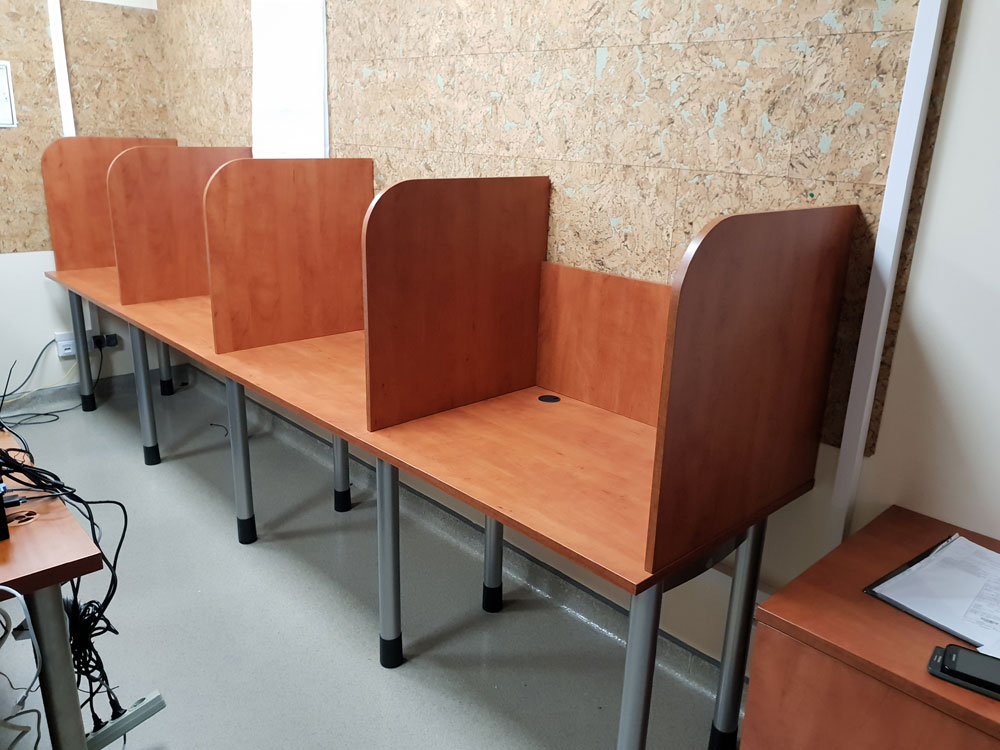 Partition walls and furniture for call centers and open spaces - 10office