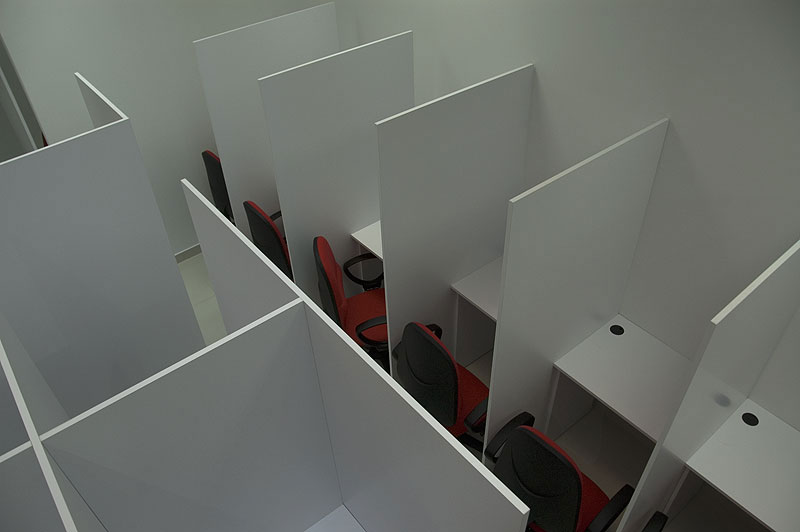 Partition walls and furniture for call centers and open spaces - 10office