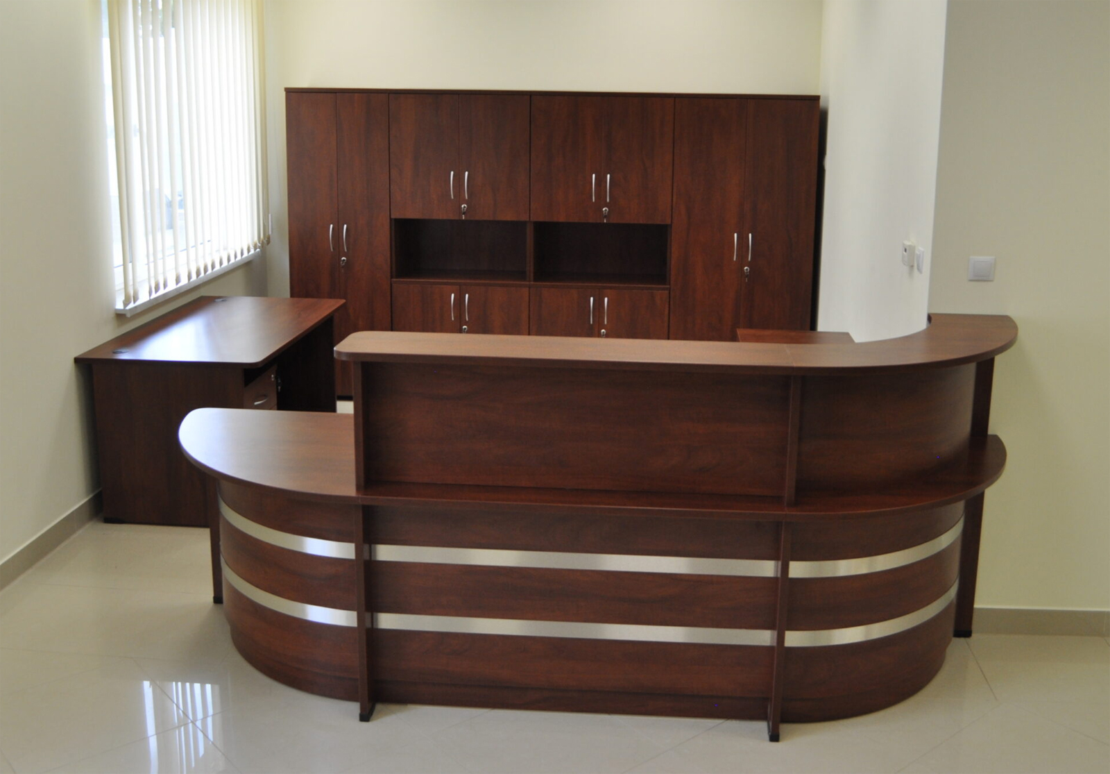 Louisiana reception desk - 10office